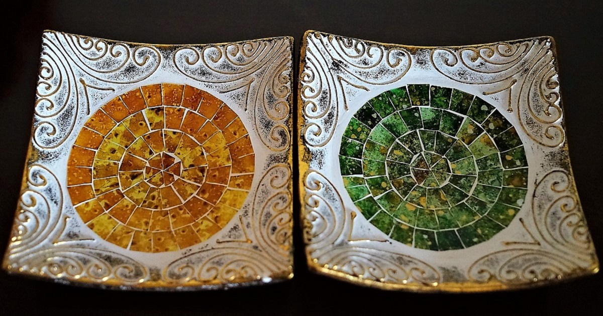 Decorative Plates with Glass Mosaic, Greece - Decorative - Red Karawana